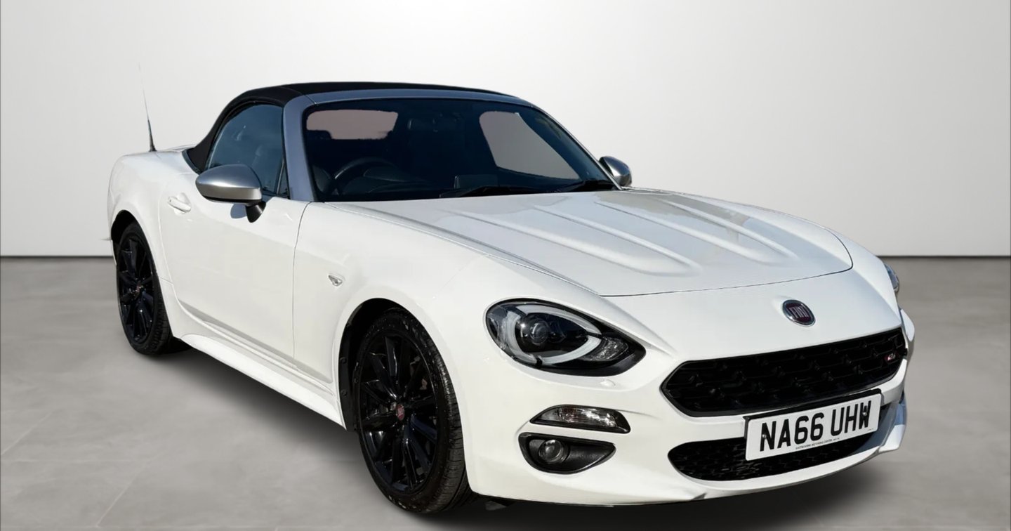 Used 2016 Fiat 124 Spider 1.4 Multiair Lusso Plus 2dr for sale ...
