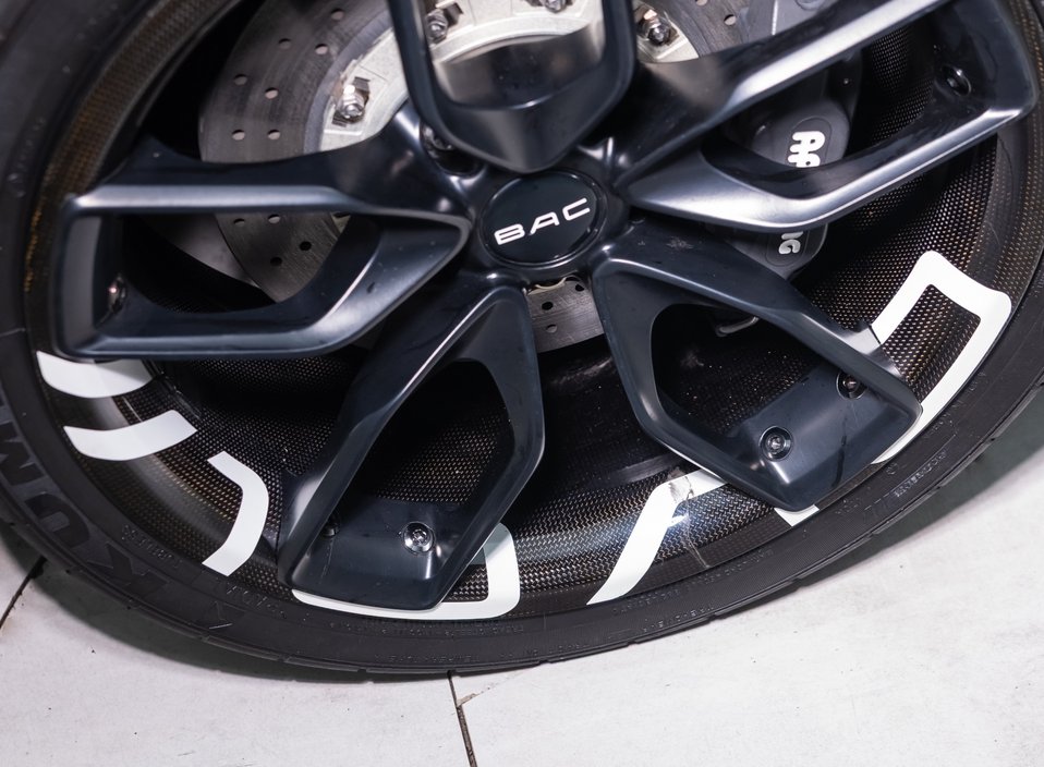 Used Bac Mono for sale | Blue Tinted Carbon & Pearlescent White