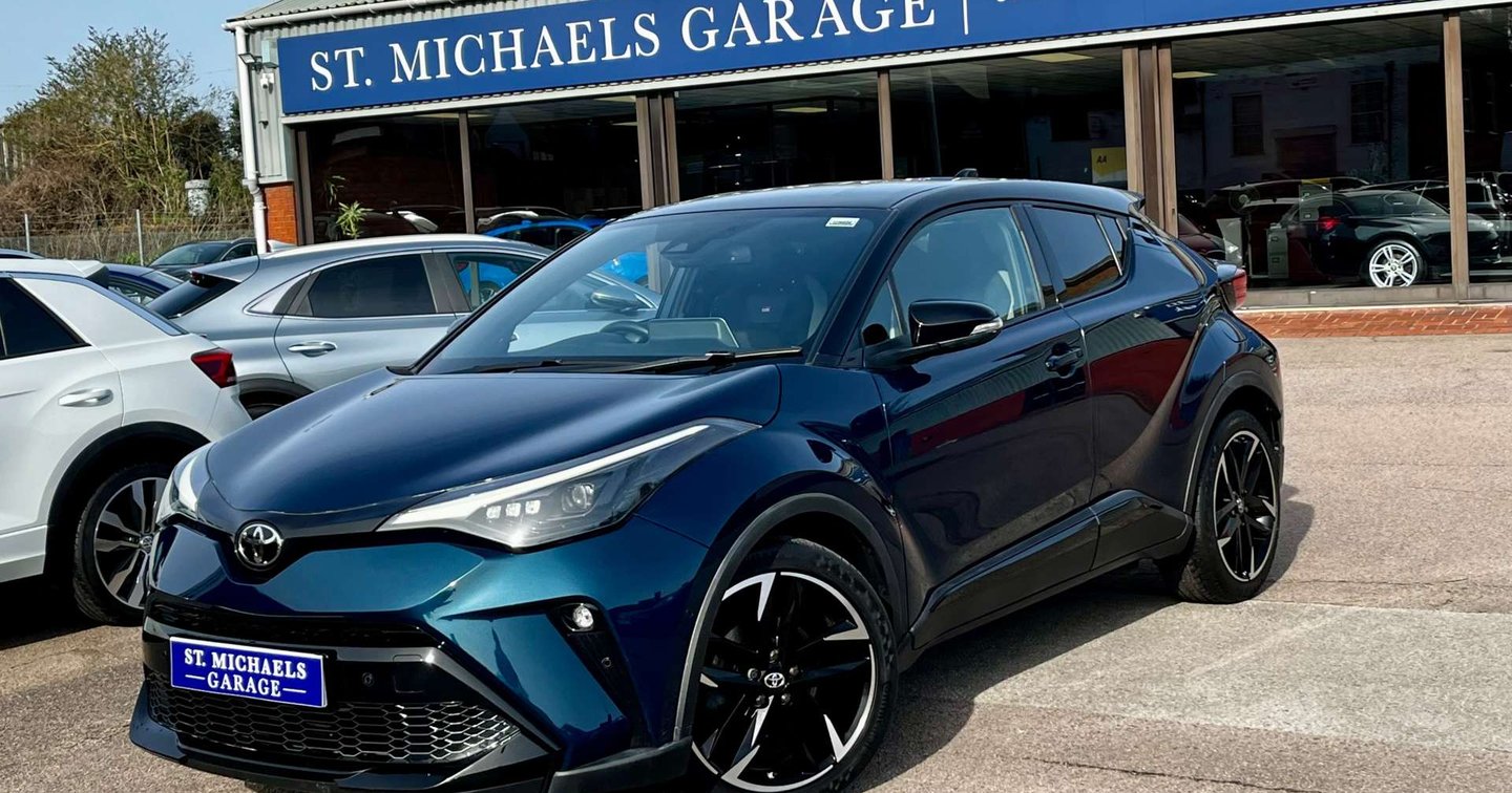 Used 2023 Toyota C-HR 1.8 C-HR GR Sport HEV CVT 5dr for sale | St ...