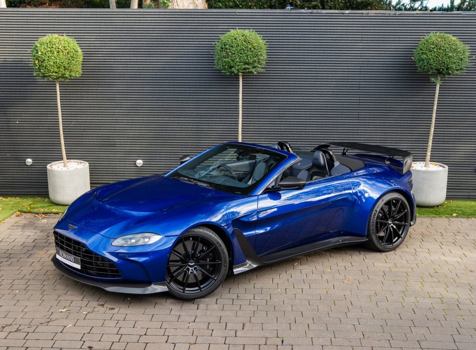 Used Aston Martin V12 Vantage ROADSTER for sale | Ion Blue