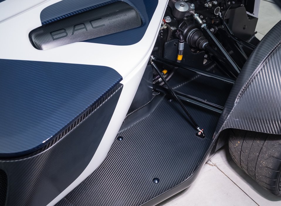 Used Bac Mono for sale | Blue Tinted Carbon & Pearlescent White