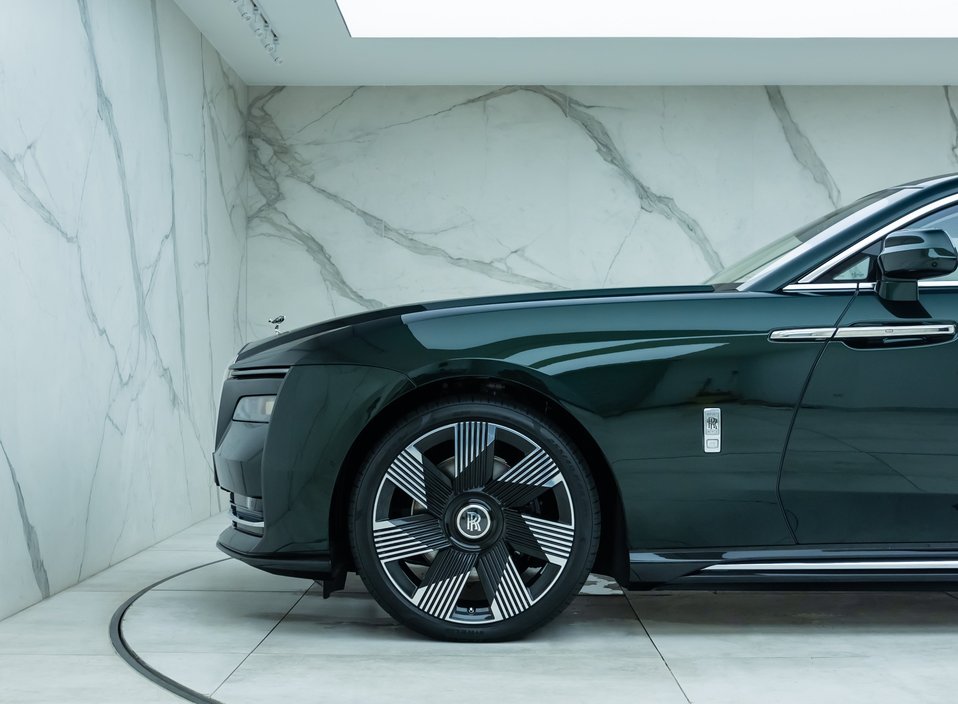 Used Rolls-Royce Spectre for sale | Dark Emerald