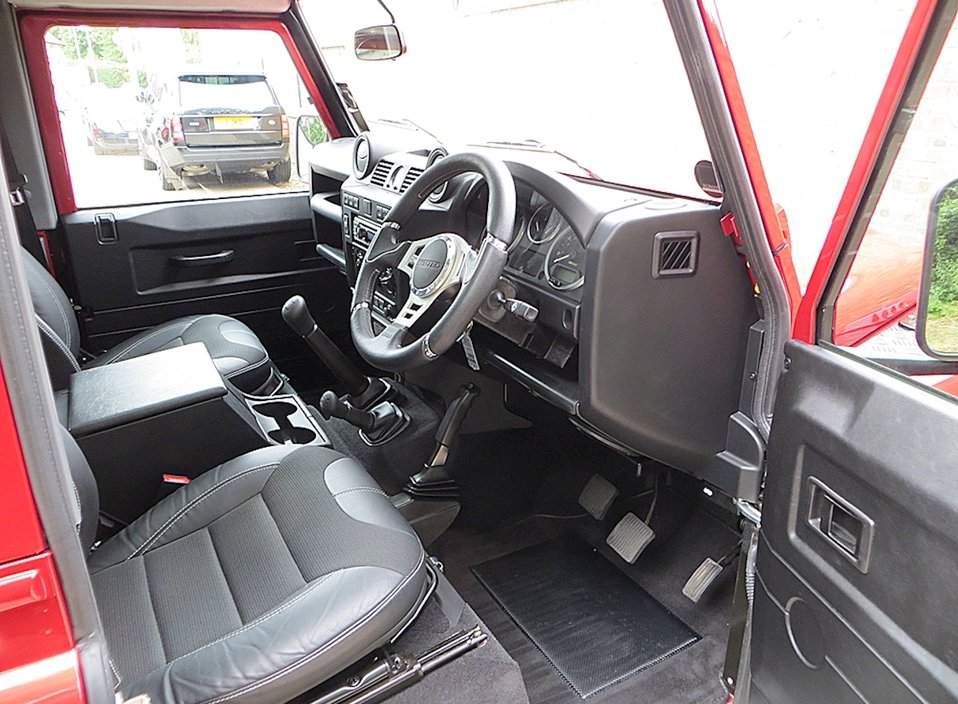 Used Land Rover Defender 90 XS for sale | Firenze Red