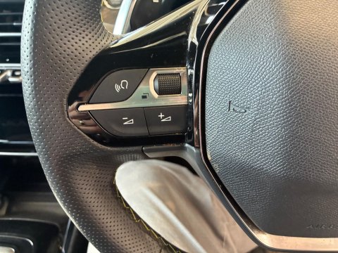 Used 2025 Peugeot 2008 1.2 PureTech GT EAT Euro 6 (s/s) 5dr for sale ...